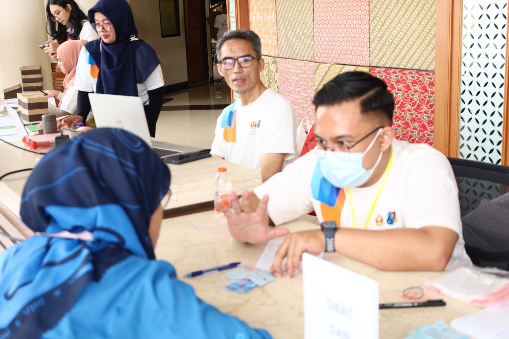 Pemeriksaan Mata untuk Civitas Academica UNPAD dan Keluarga Inti dalam ...